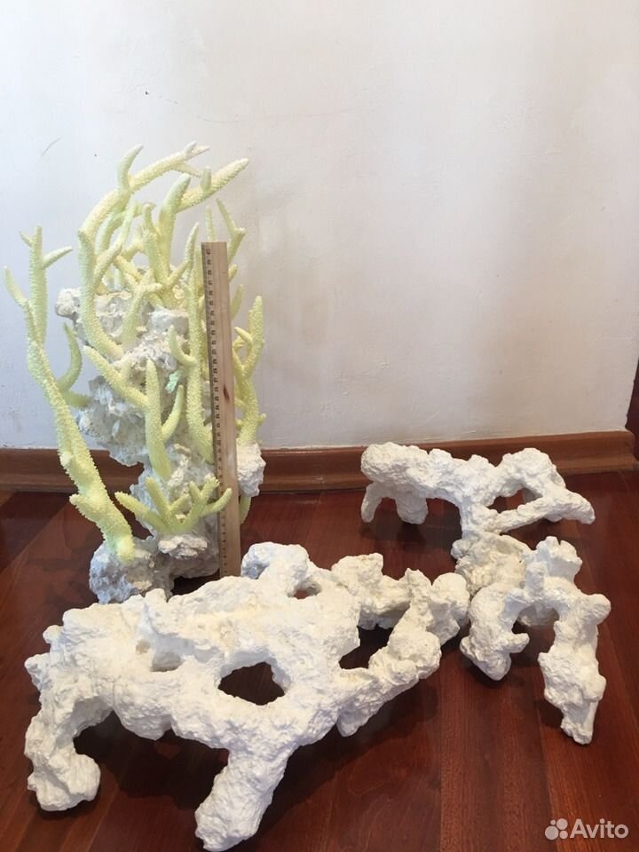 Кораллы и камни декоративные